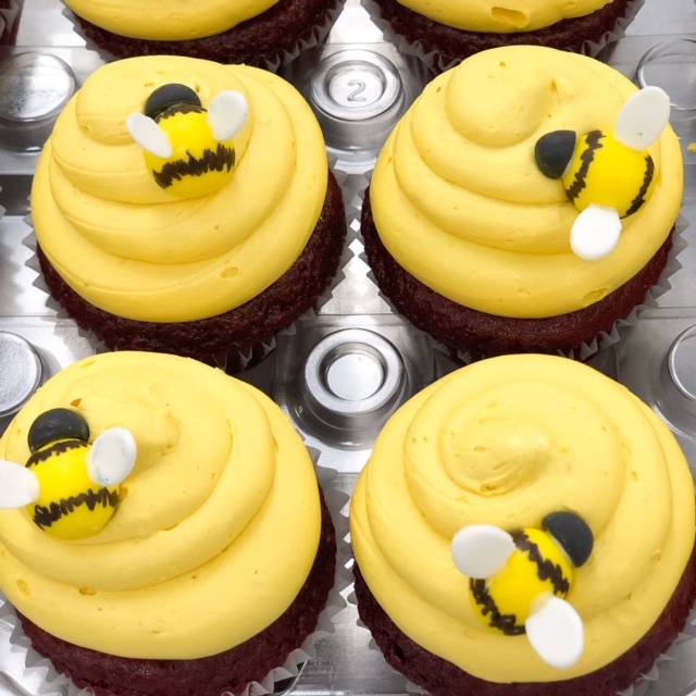 Black & Yellow - All Things Cake